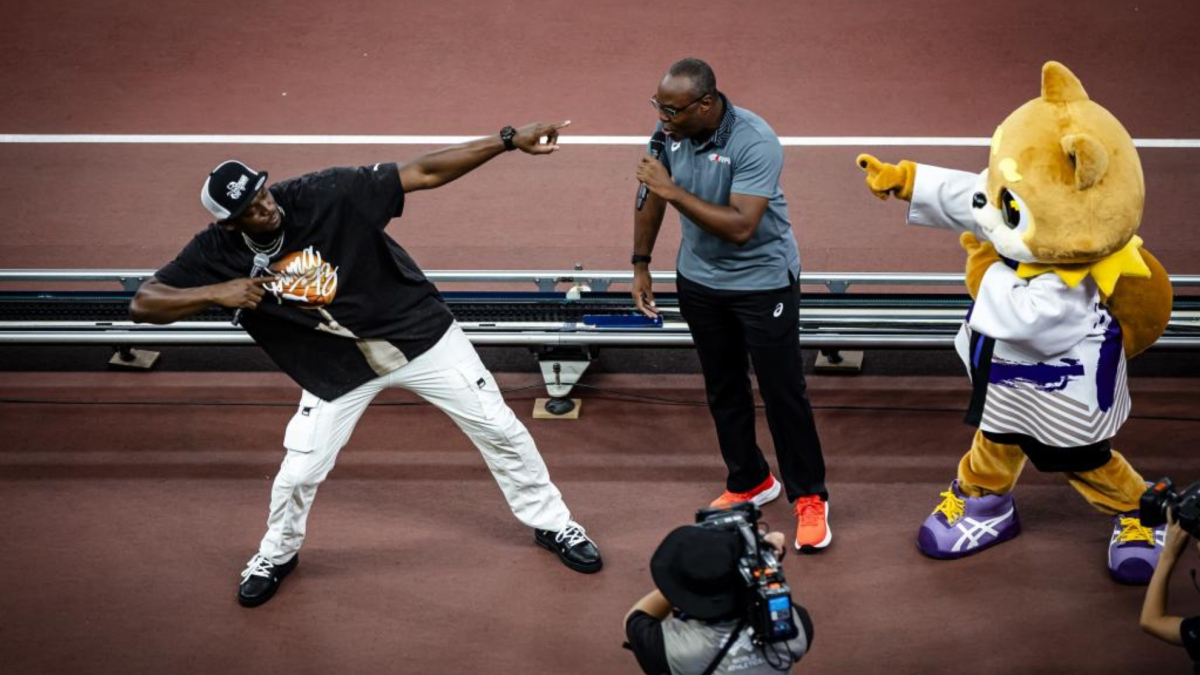 Mc pipokinha prlada she had a little bush, similar to a few