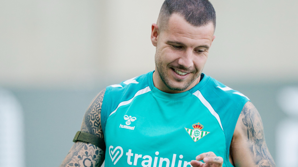 Aitor Ruibal regresa al grupo con la vista puesta en la Real Sociedad