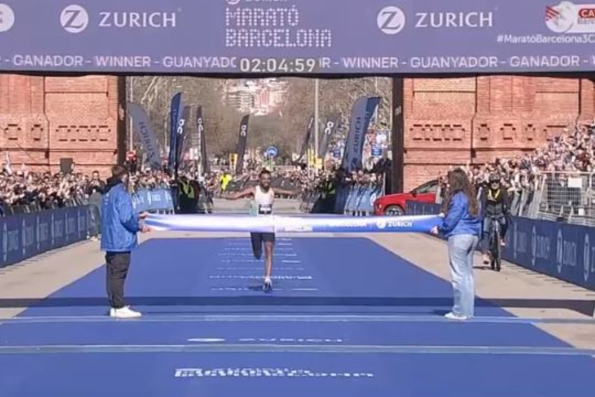 Tadesse bate el récord del maratón de Barcelona y Azimeraw se queda a las puertas