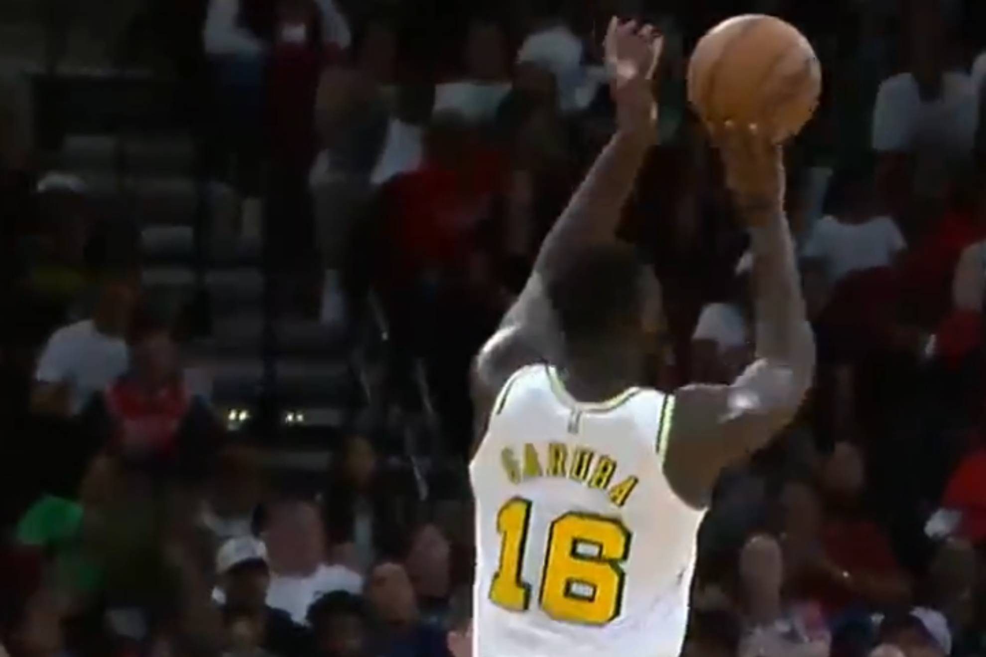 Usman Garuba se afianza como un triplista infalible para sorprender a ...