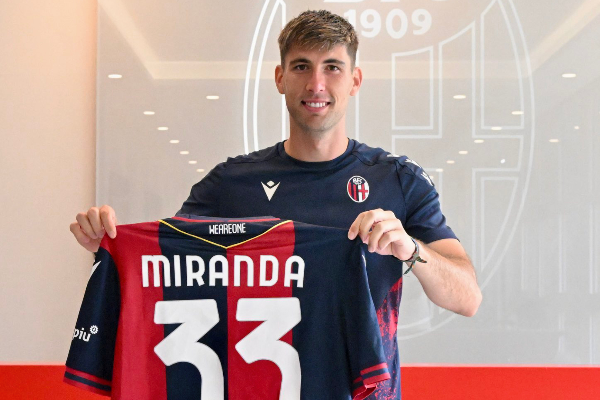 Juan Miranda: "Para un futbolista el mayor premio es la selección, ojalá llegue pronto"