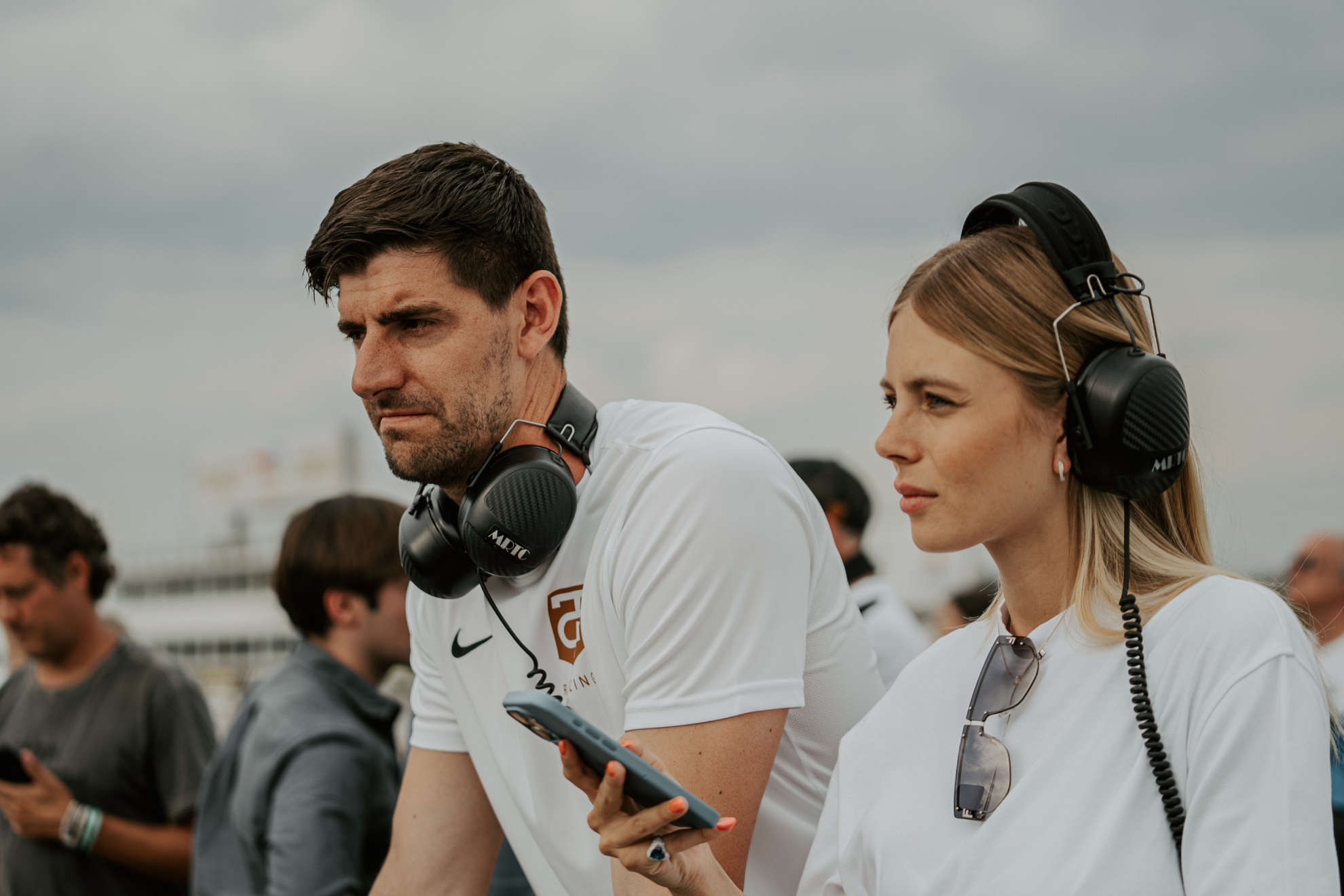 Courtois, de La Cibeles al Jarama para ver el estreno de su equipo TC ...