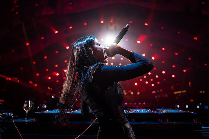 B Jones, la primera DJ española que actuará en el Lollapalooza Berlín