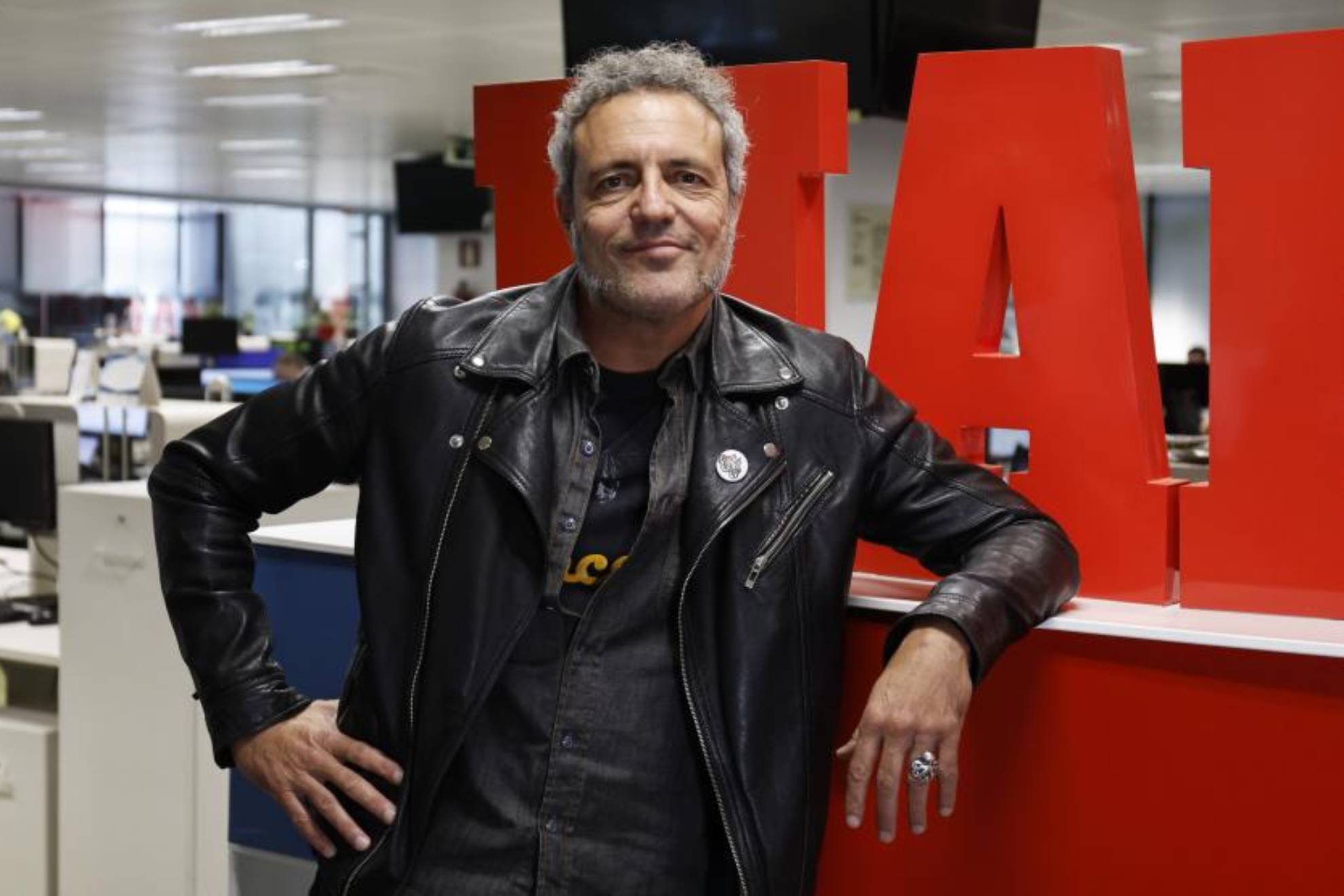 Carlos Tarque: "La música me ha dado una vida de puta madre"