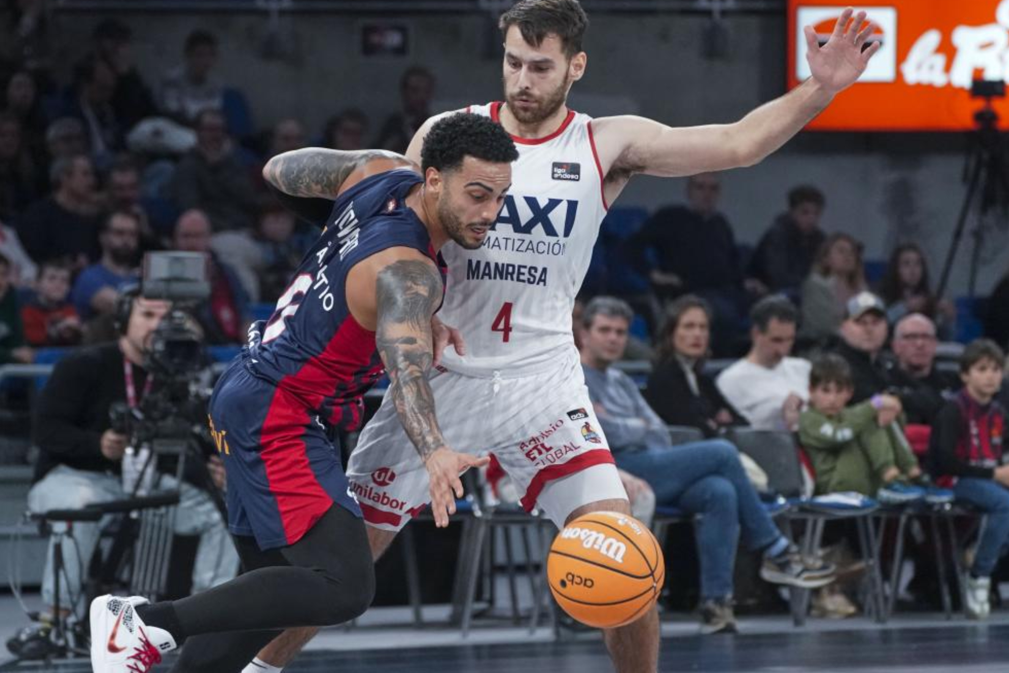 El Baskonia se sube a hombros de Howard para batir a un gran Manresa
