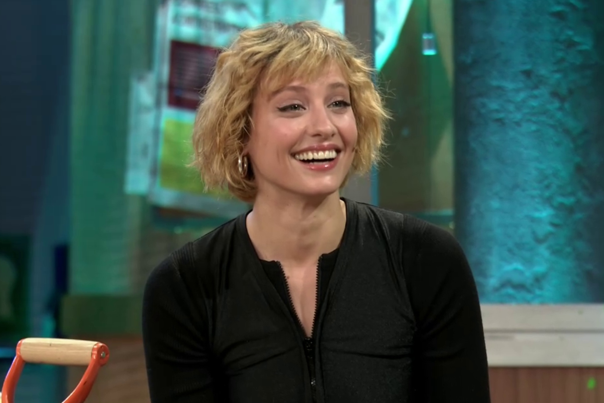 El regalo escatológico de Michelle Jenner que deja sin palabras a David Broncano: "Esto sí que no"