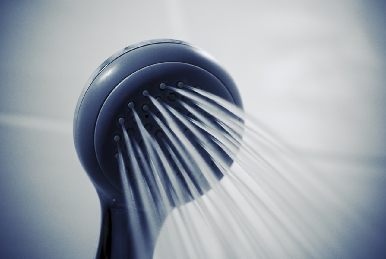 Goodbye to showers: a doctor recommends not bathing often and the ...