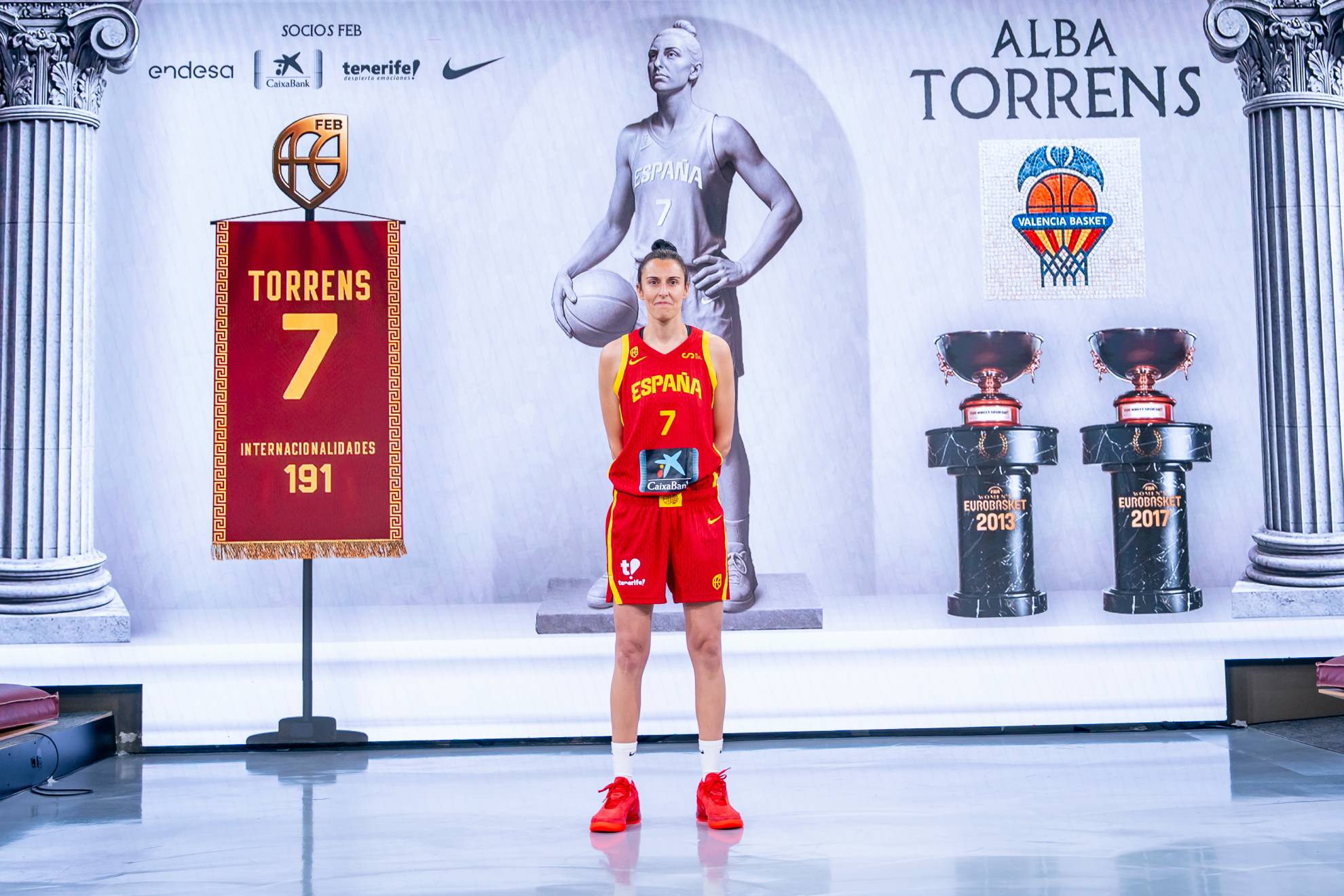 La selección femenina presenta su relevo generacional para el Eurobasket