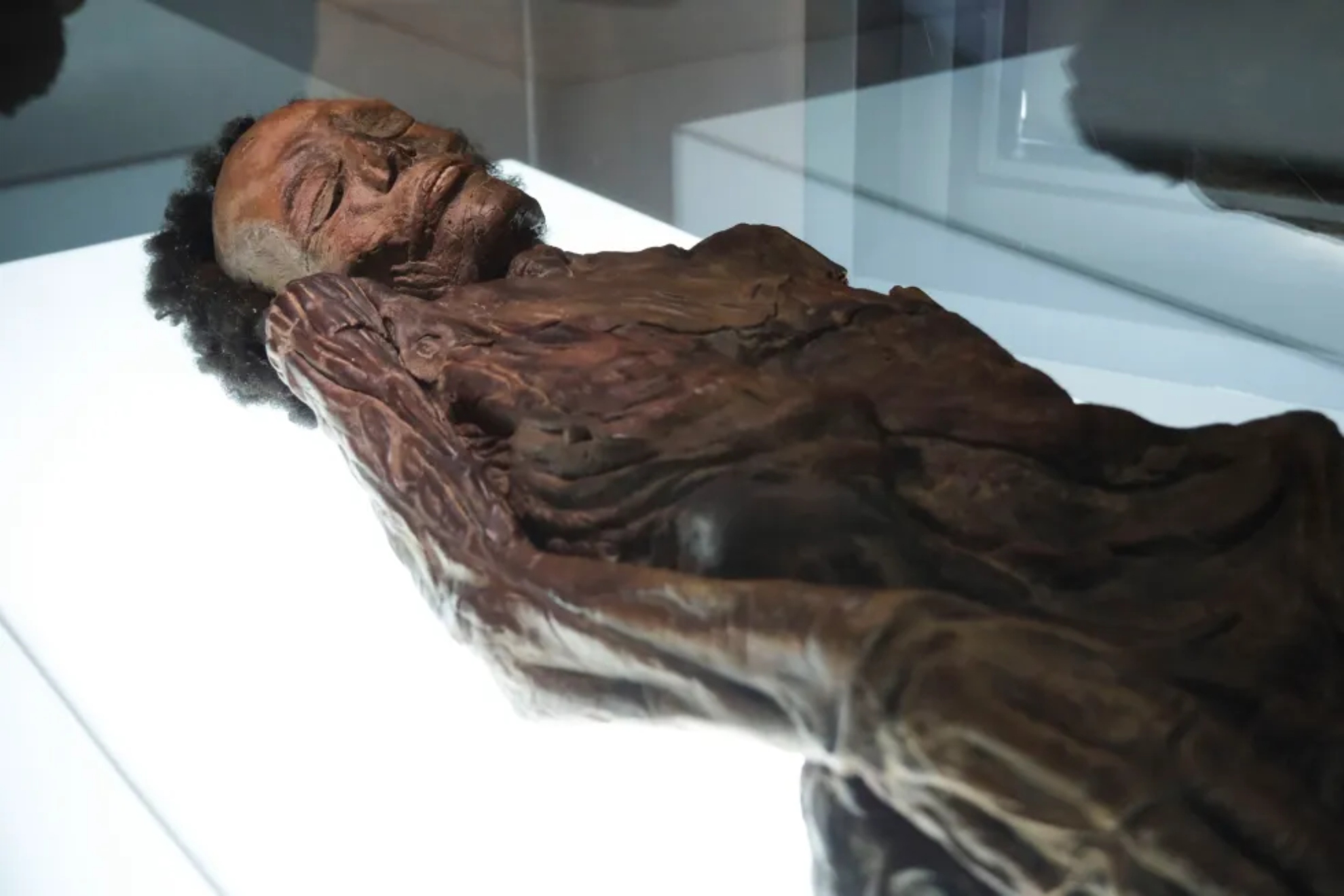 Sorpresa en Perú tras aparecer una momia de 5.000 años de antigüedad ...