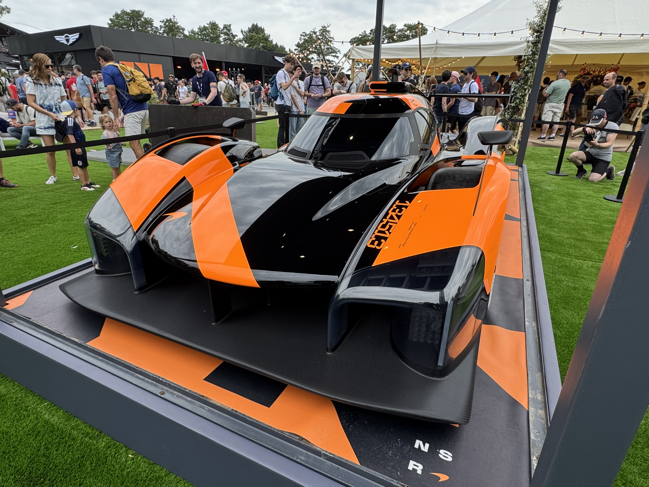 McLaren le enseña a Ferrari y Porsche cómo será su Hypercar de Le Mans