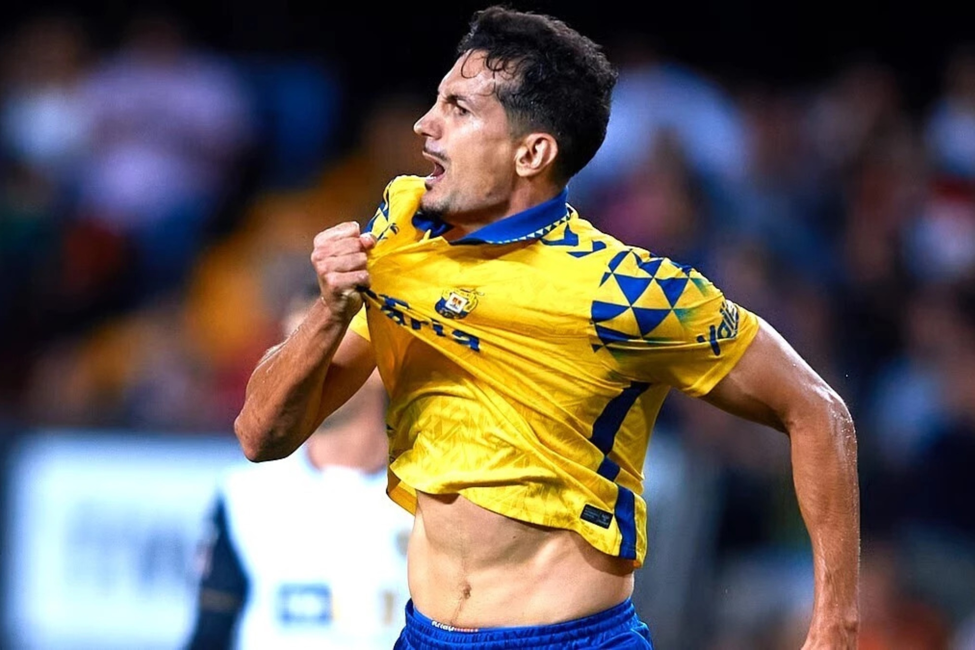 Álex Muñoz firma por el Almería como agente libre