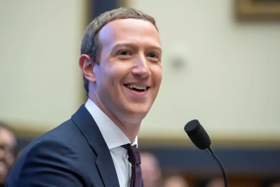 Mark Zuckerberg ficha a un ingeniero que investiga sobre IA y le paga 200 millones de dólares