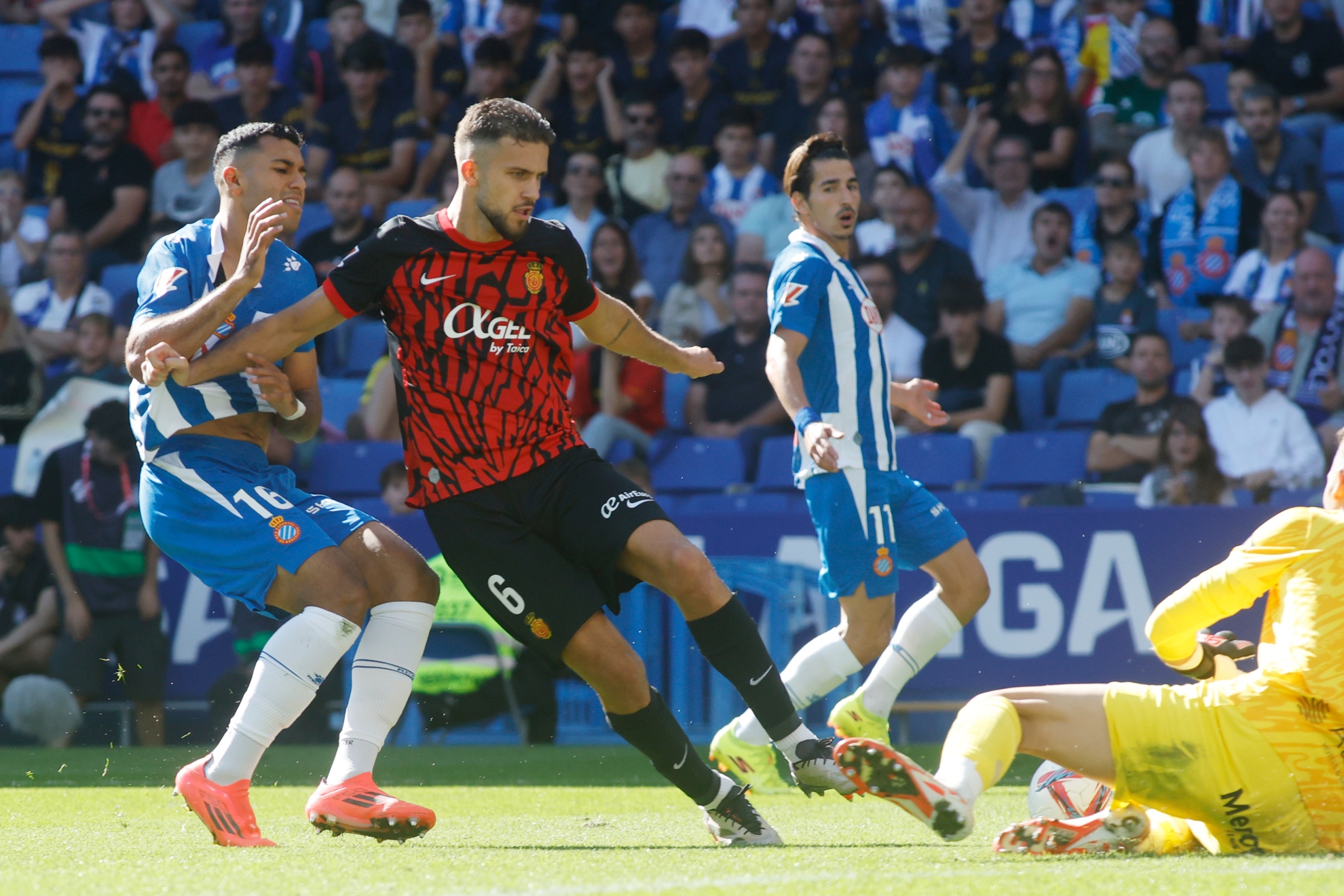 El Valencia intenta rebajar el precio de Copete