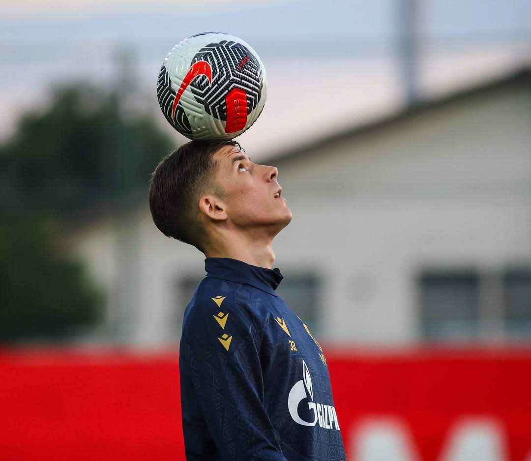 Luka Ilic firma con el Oviedo hasta 2028