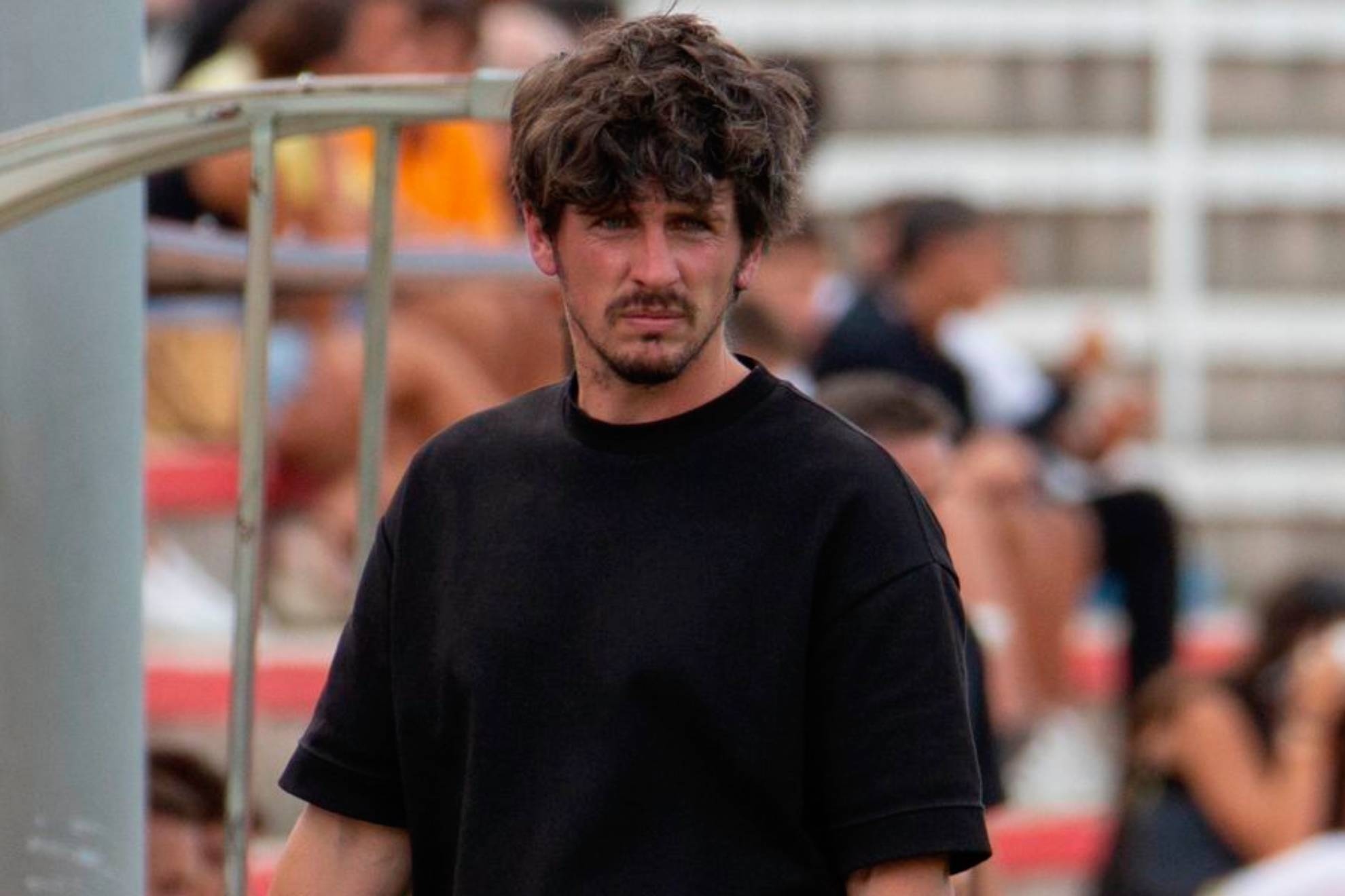 La dura sanción a Javi Poves tras llamar “perros” y “sinvergüenzas” a los árbitros