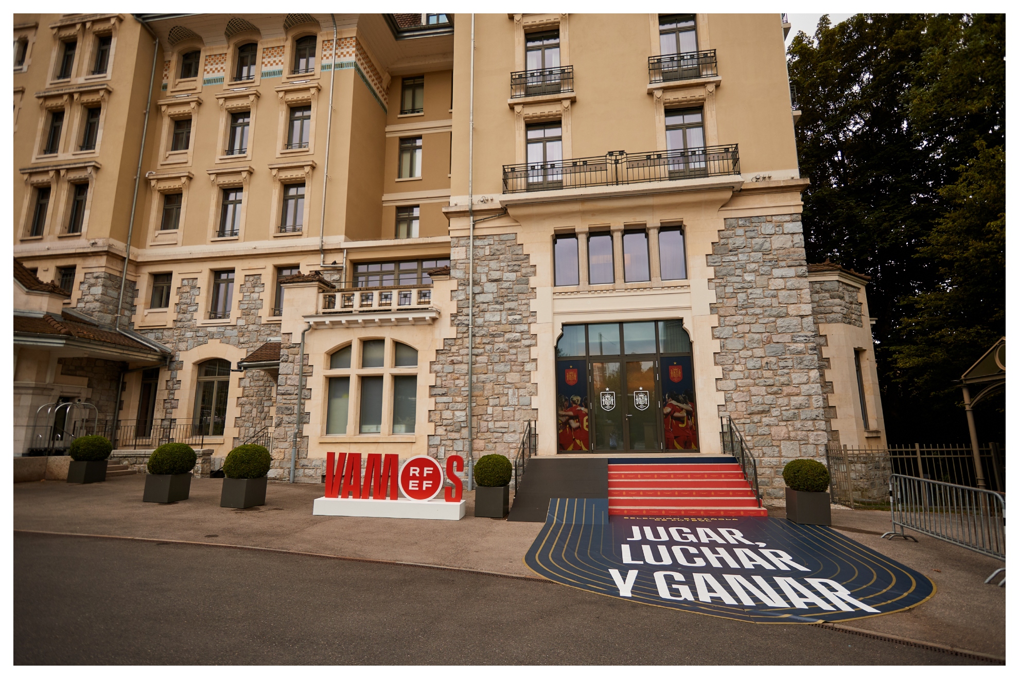 El cuartel general de España en Lausana tiene un mensaje: "Somos un equipo"
