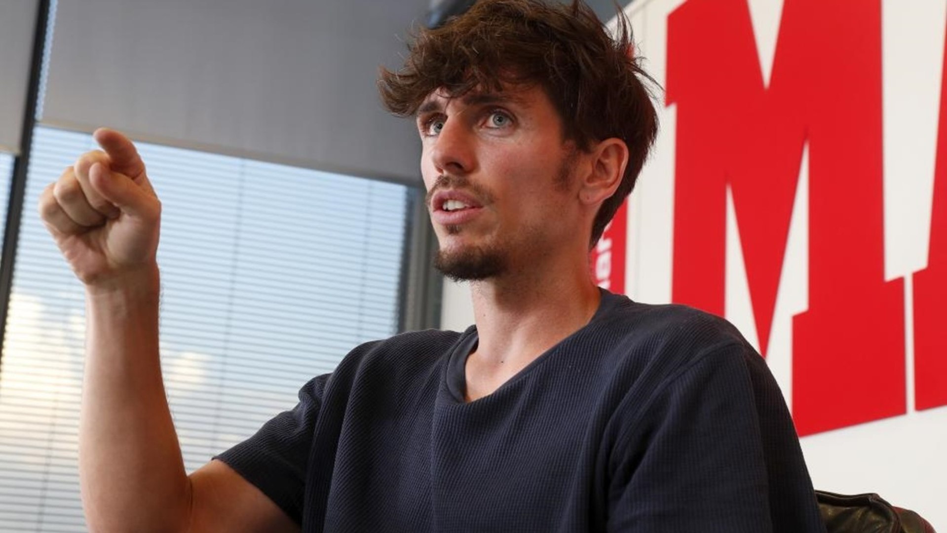 La dura sanción a Javi Poves tras llamar “perros” y “sinvergüenzas” a los árbitros