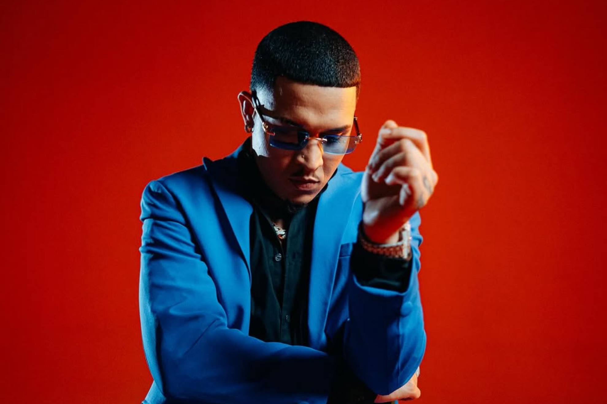 Jey One arrasa con “SUAVE” y apunta al trono de la música urbana latina