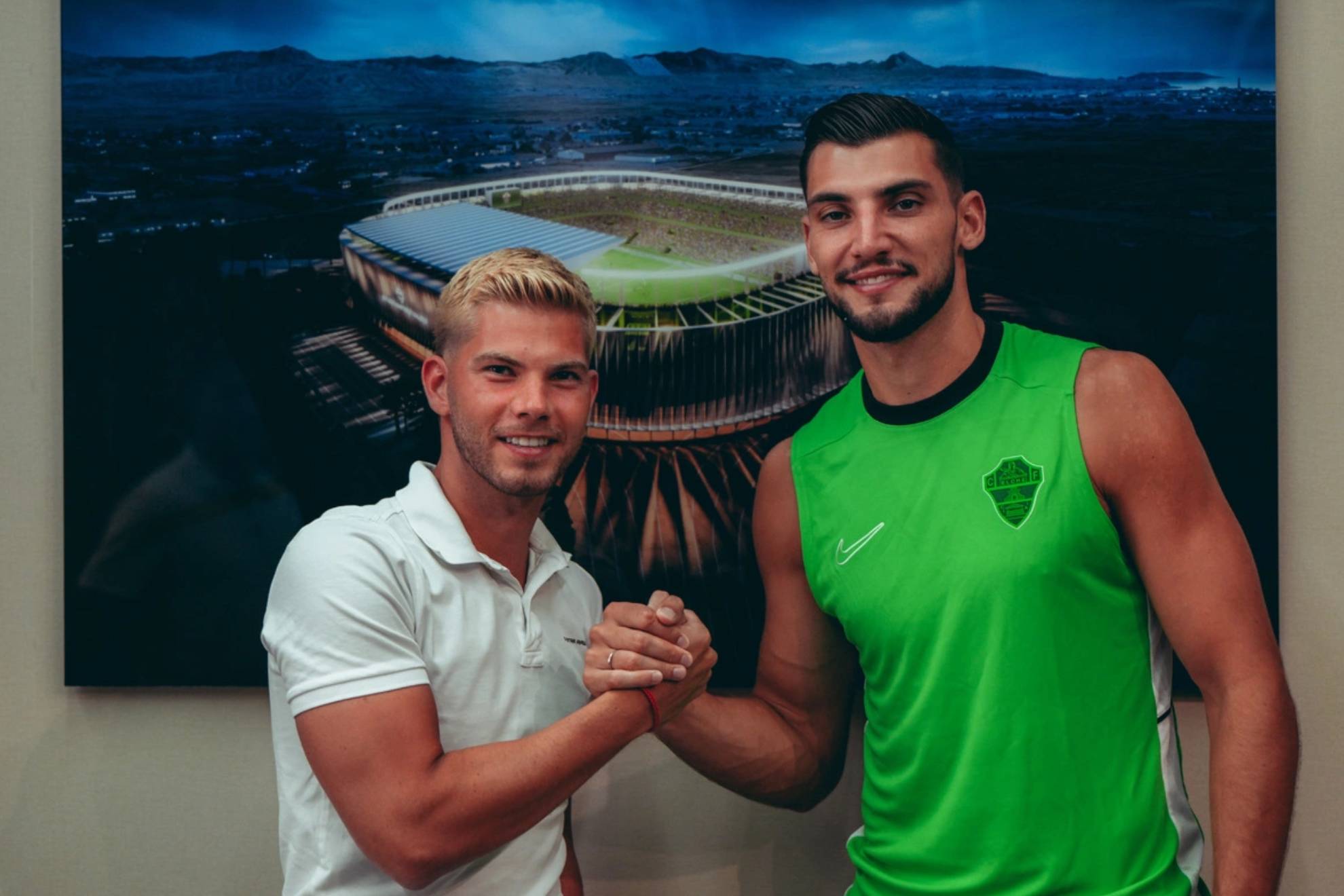Rafa Mir ya es oficial y André Silva será el siguiente