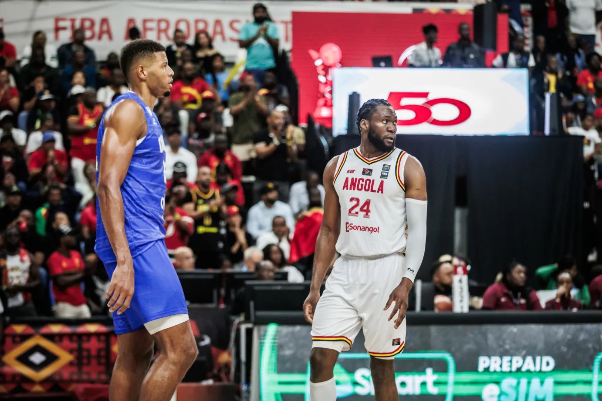 Tavares manda sobre Fernando pero Angola se lleva la victoria