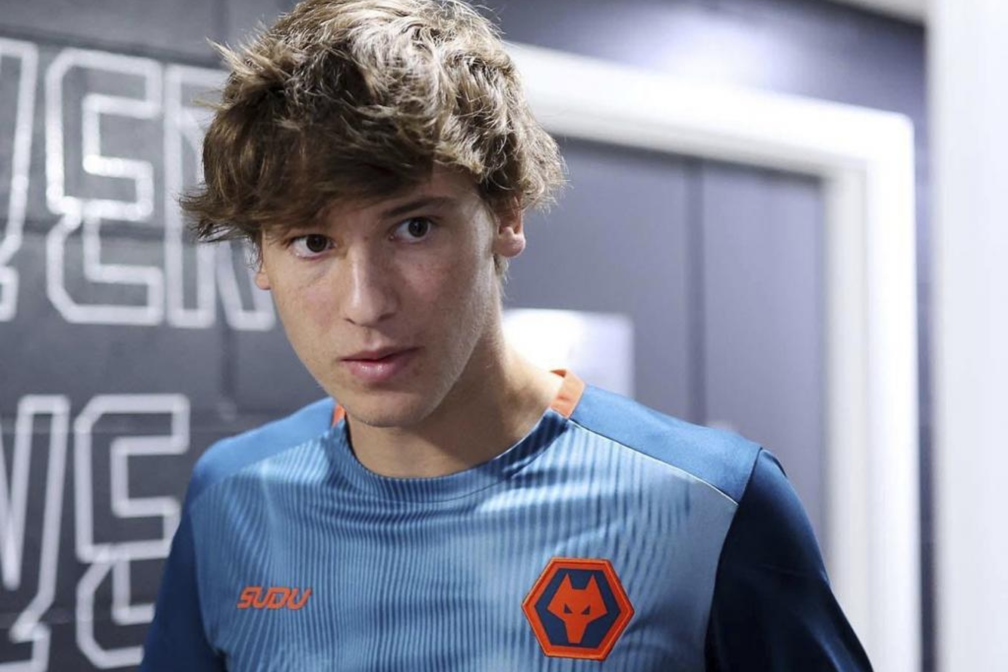 Fer López debuta como titular con el Wolverhampton avanzando de ronda ...