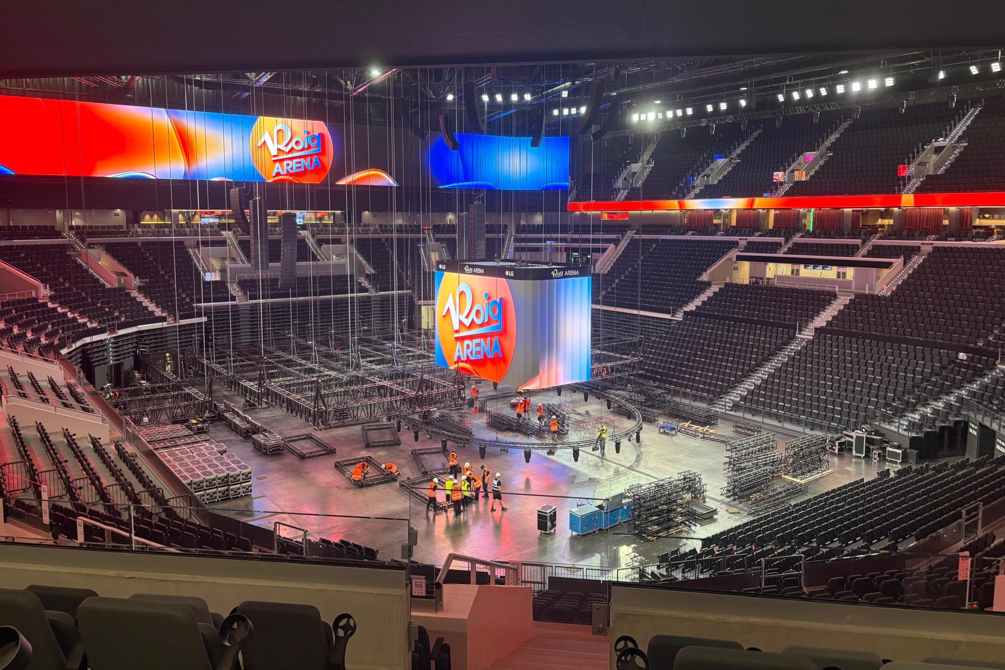 Valencia da la bienvenida al Roig Arena por todo lo alto con la ...