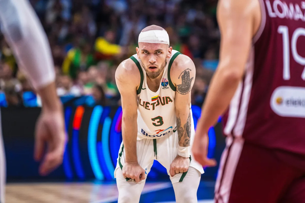 Un descomunal Porzingis no logra evitar el batacazo de Letonia en los ...