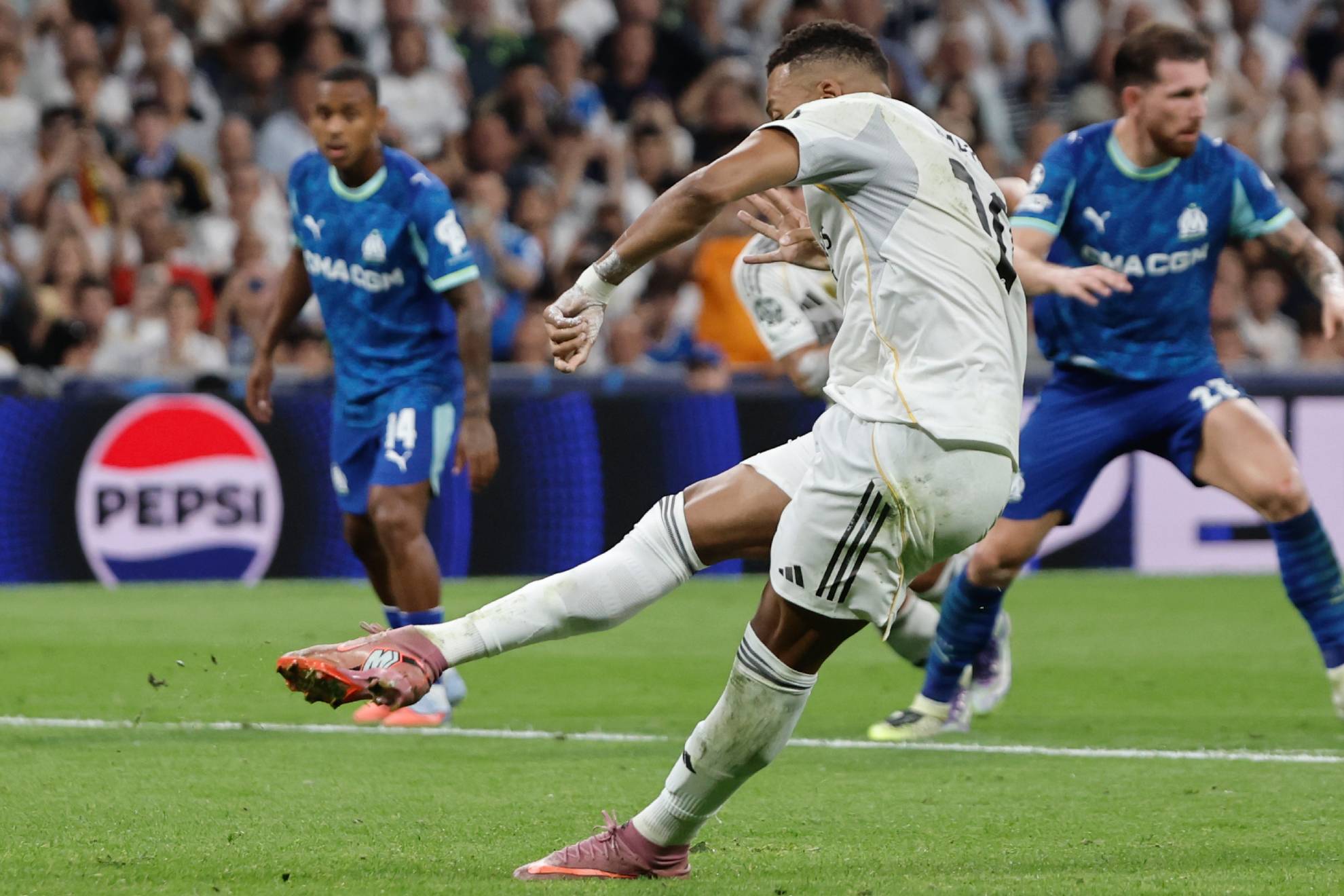 El Real Madrid ya es el equipo con más penaltis a favor en la historia ...