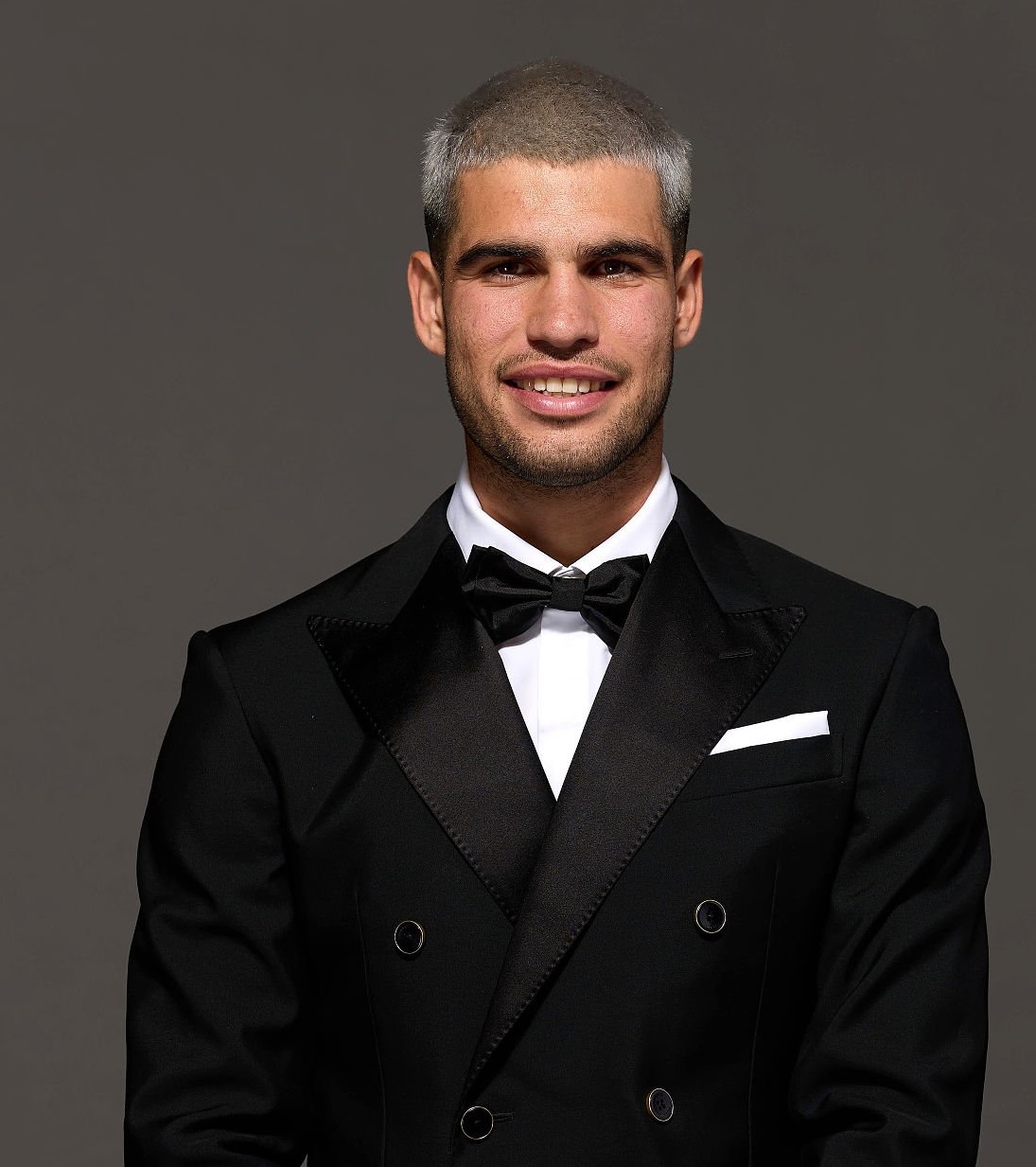 Carlos Alcaraz, a lo James Bond