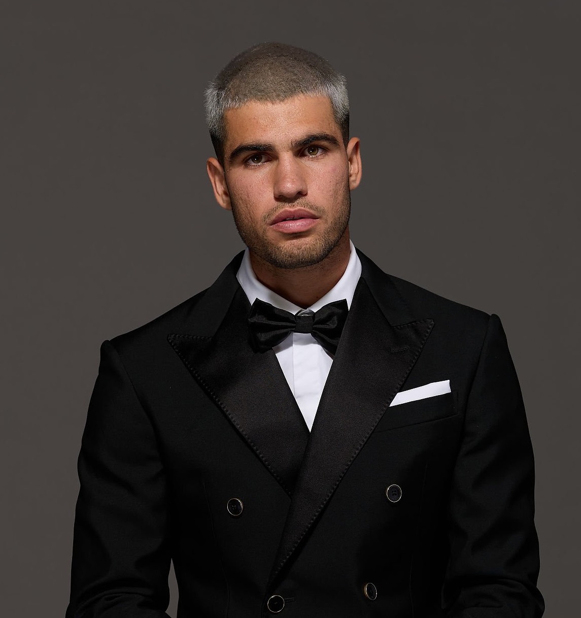 Carlos Alcaraz, a lo James Bond