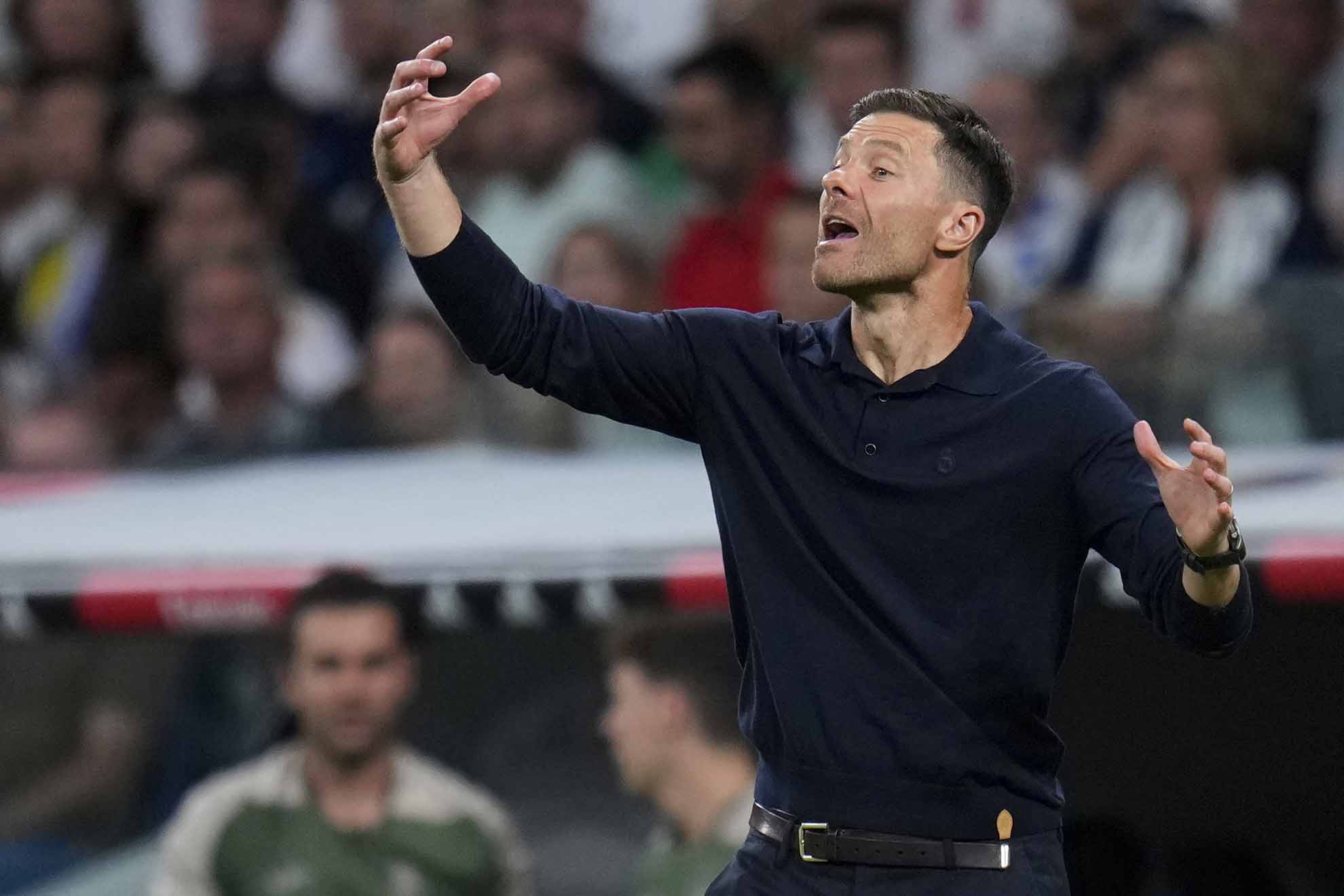 Alisha Lehmann juega al fútbol en bikini con a una amiga y el vídeo se ...