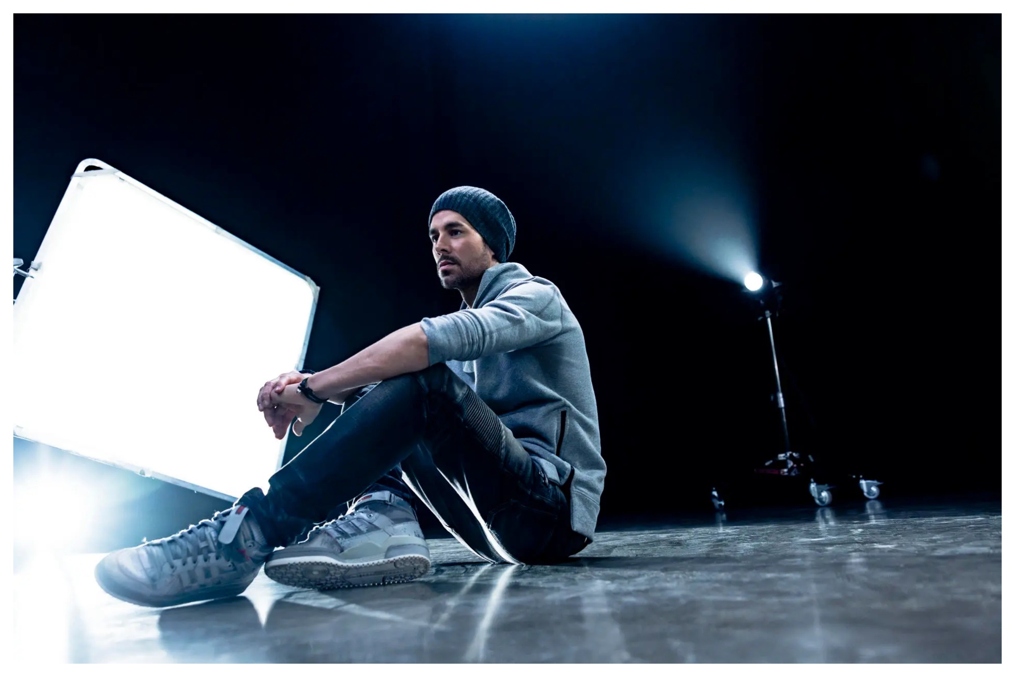 Enrique Iglesias reappears distancing himself from his family after ...