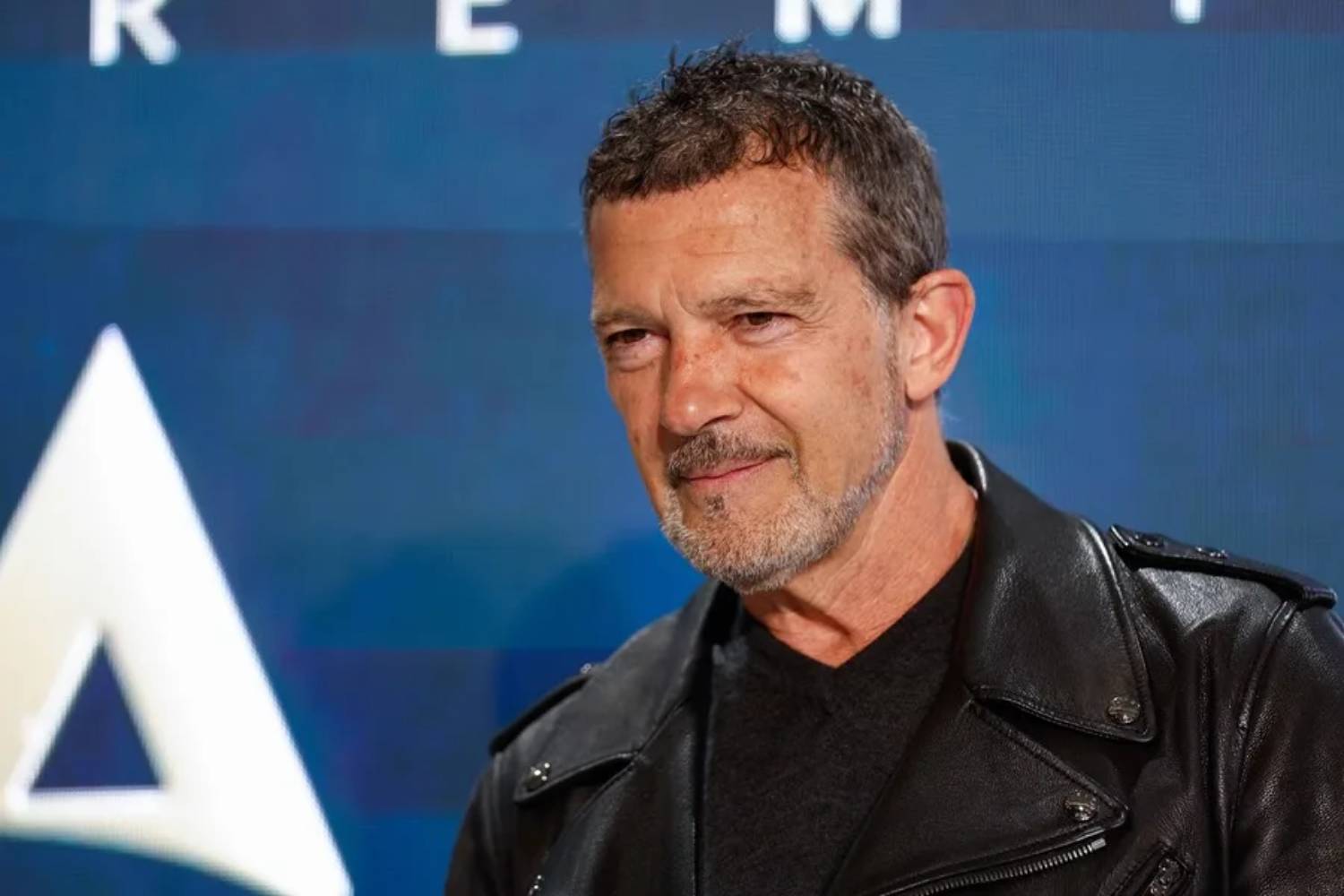 Antonio Banderas defines Trump's ICE as "thugs": "I've never seen ...